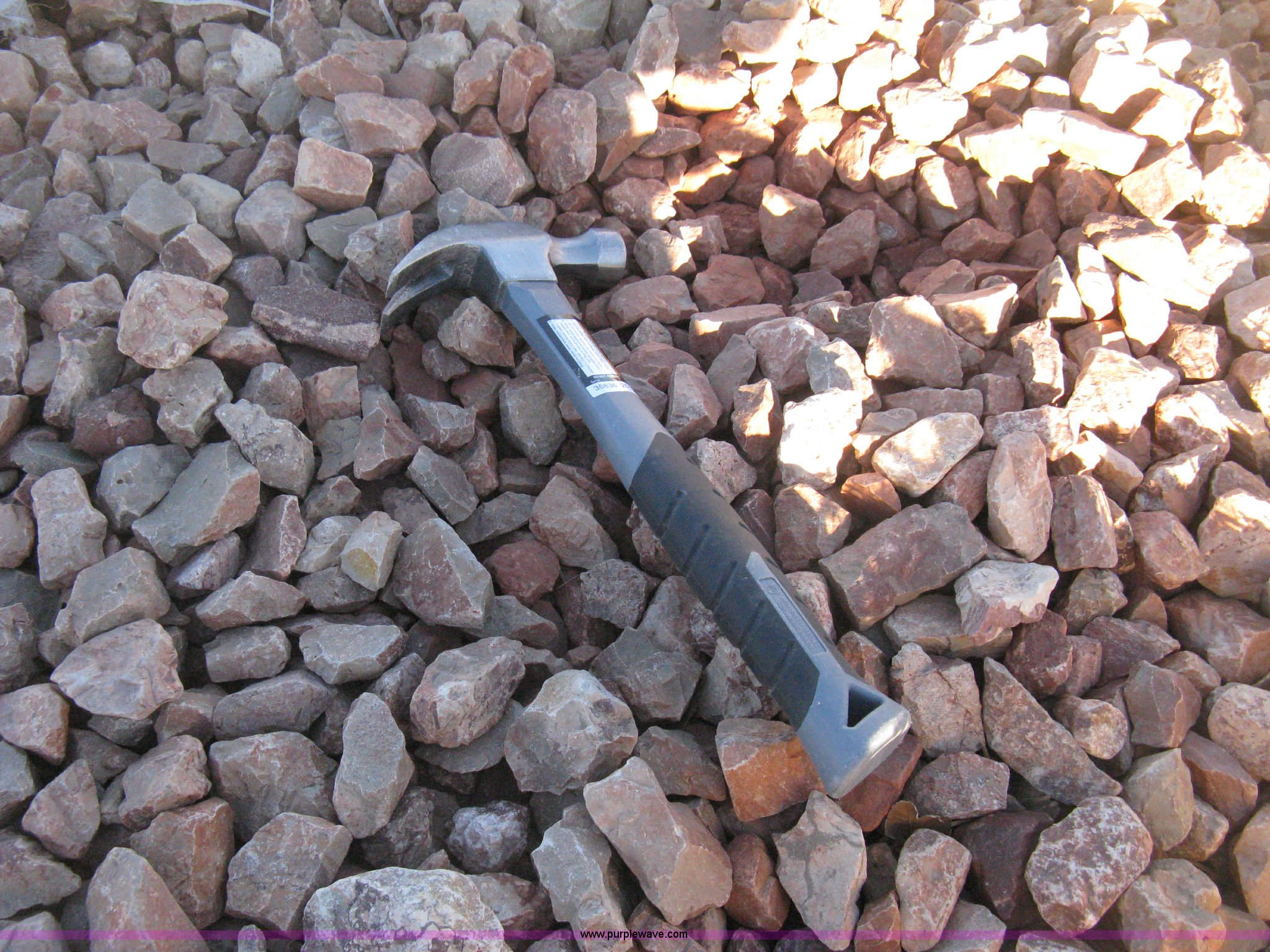 Colorado red stone chips in Wichita, KS | Item Z9871 sold | Purple Wave