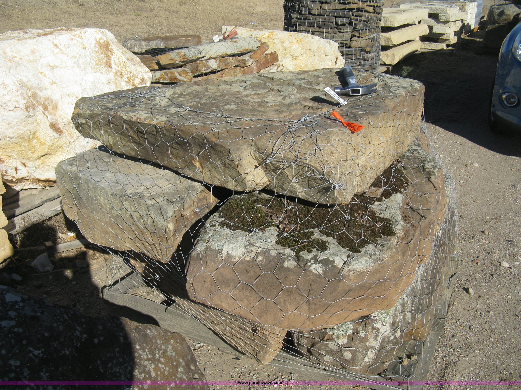 5 pieces moss rock in Wichita, KS | Item Z9936 sold | Purple Wave