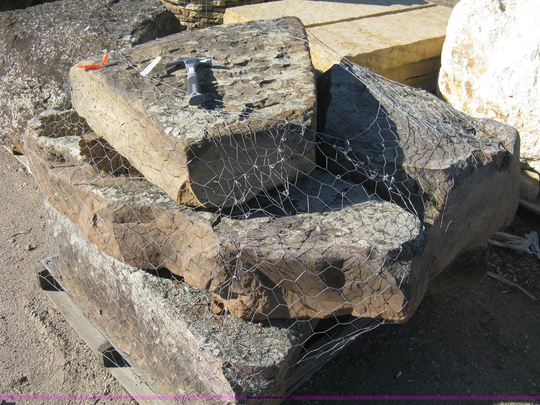 5 pieces moss rock in Wichita, KS | Item Z9936 sold | Purple Wave