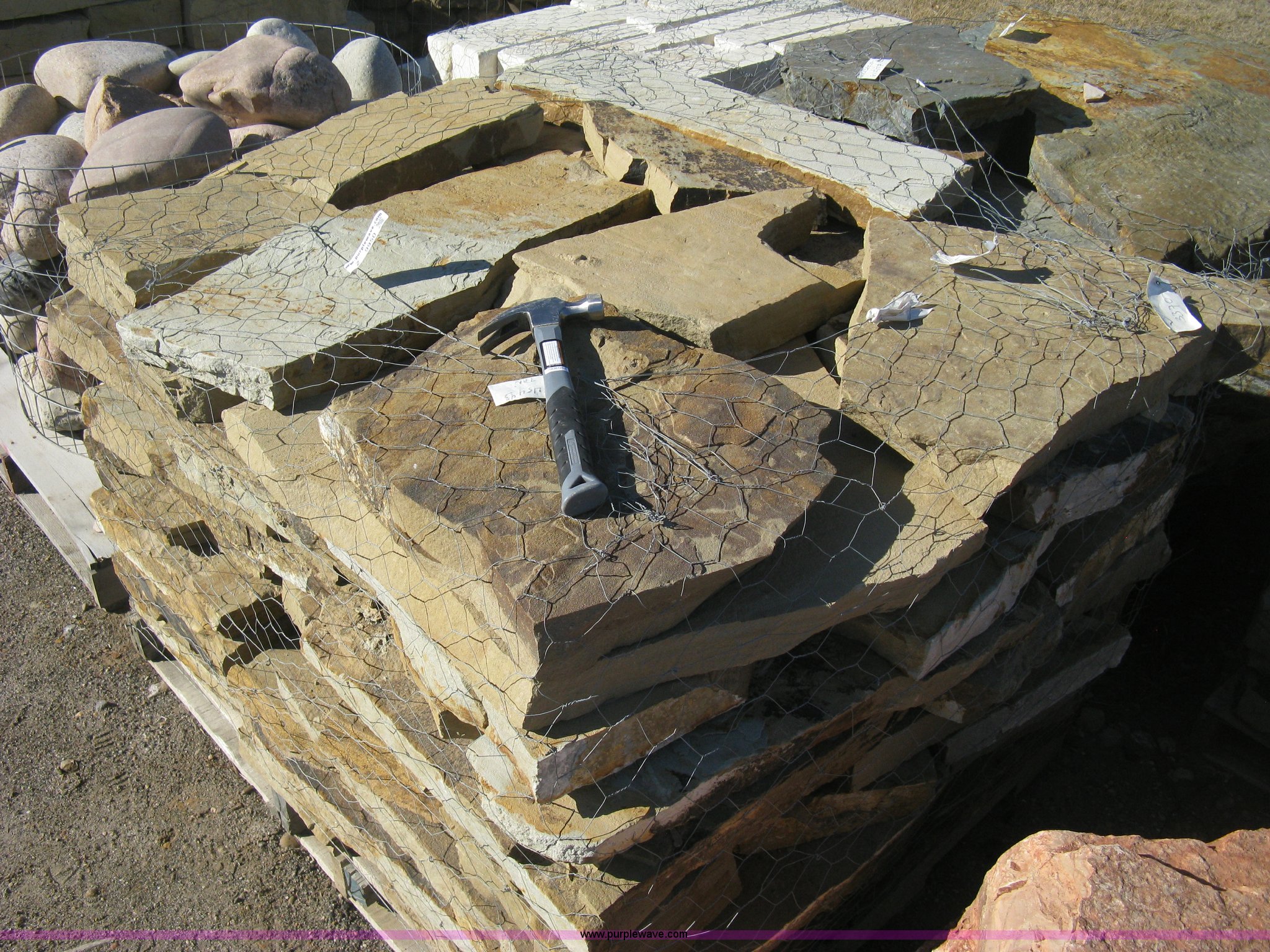 Oklahoma tan flagstone in Wichita, KS | Item Z9950 sold | Purple Wave