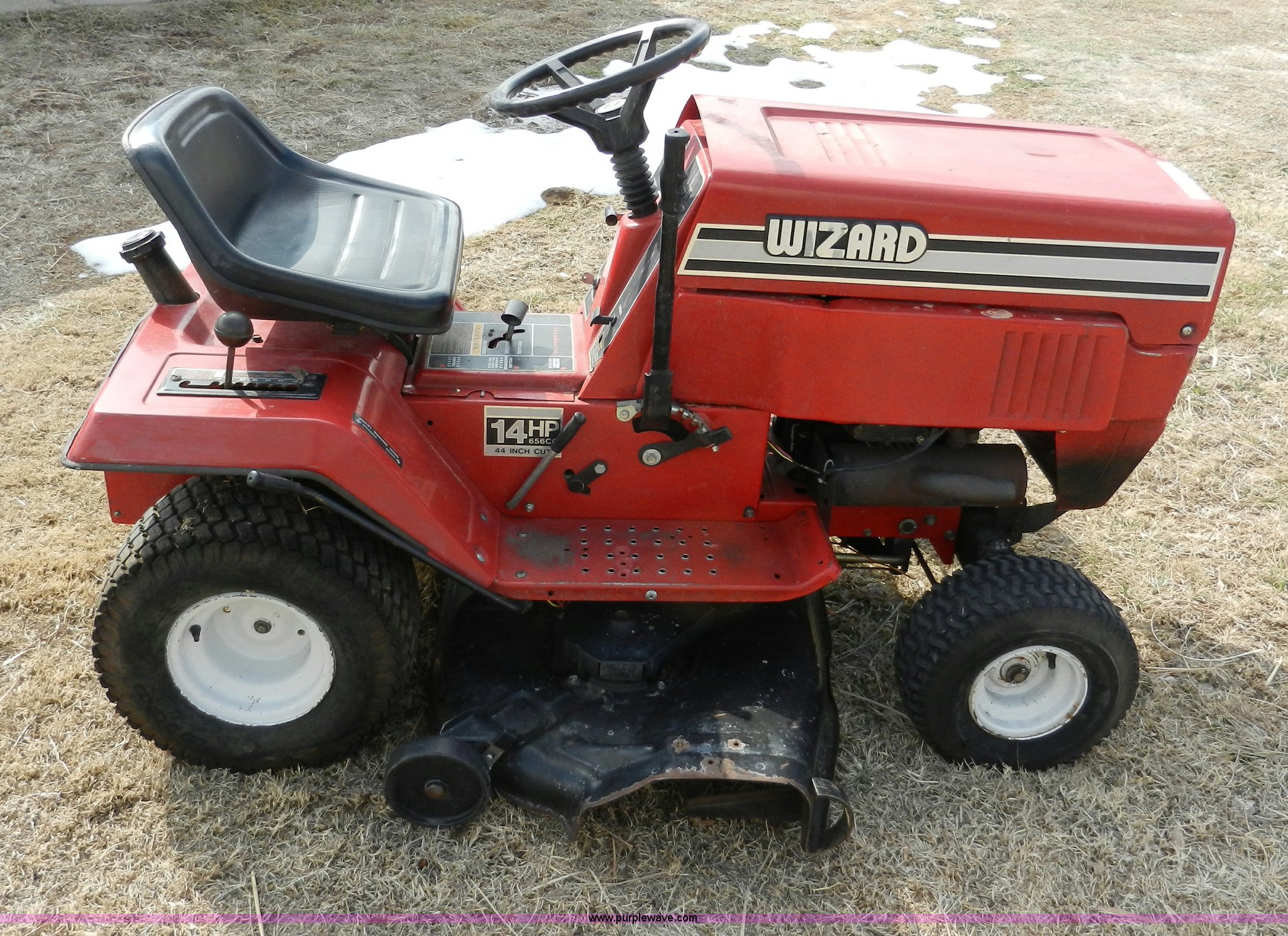 Wizard lawn tractor in Abilene, KS | Item AB9771 sold | Purple Wave