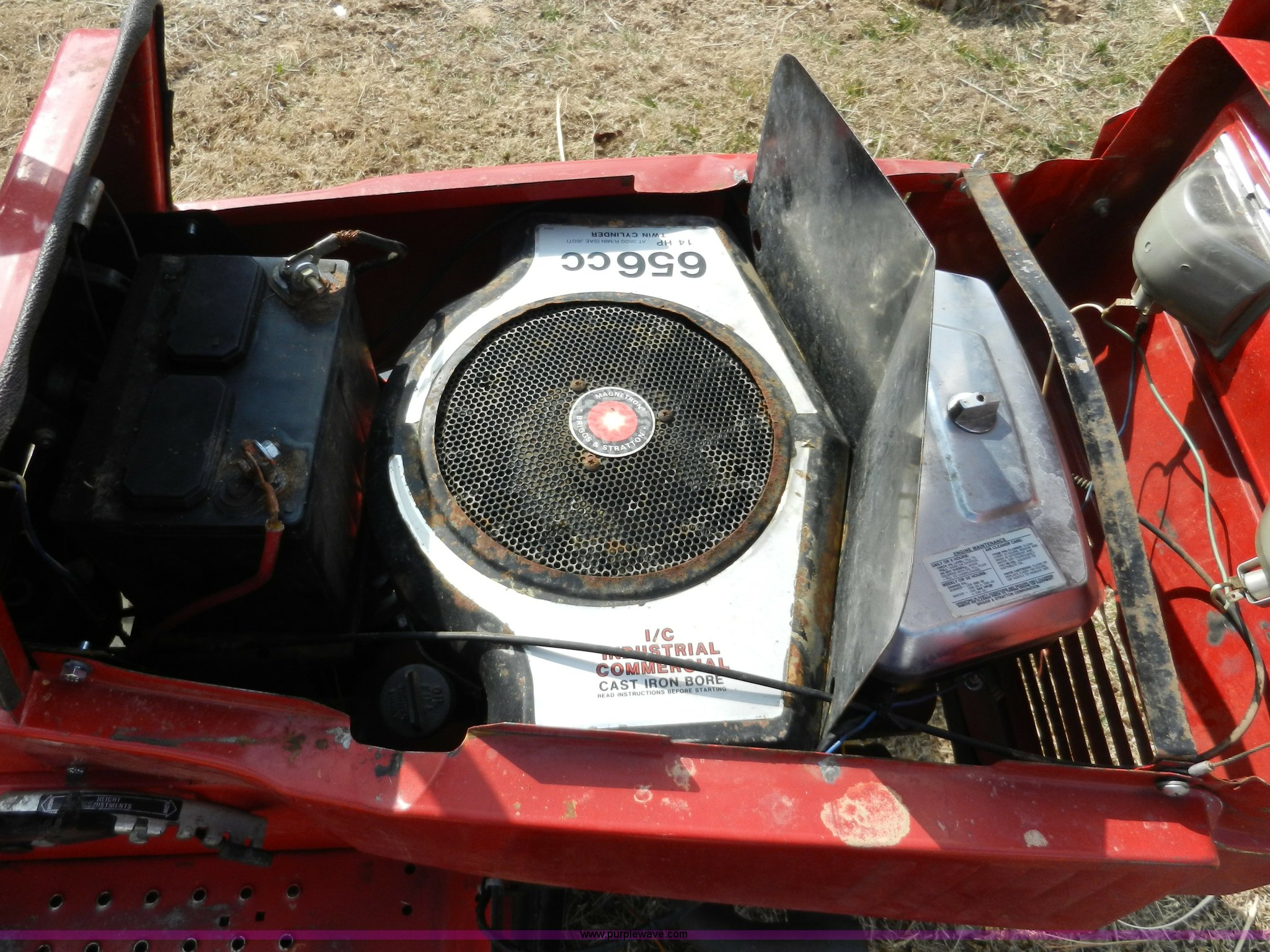 Wizard lawn tractor in Abilene, KS | Item AB9771 sold | Purple Wave