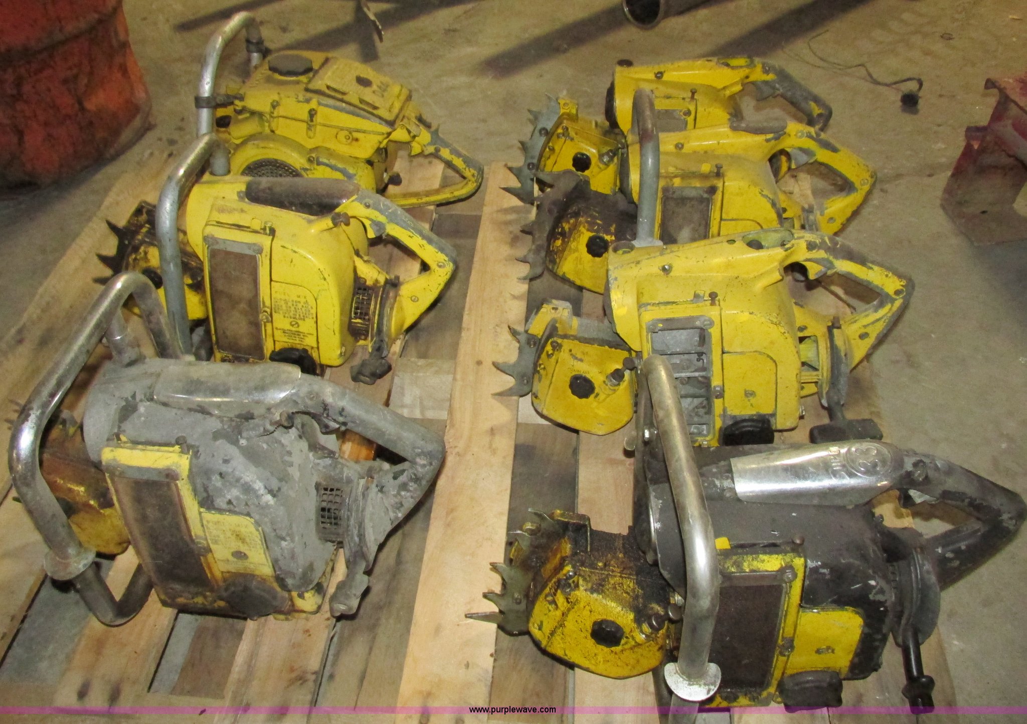 (7) McCulloch antique chainsaws in Warrenton, MO | Item E7042 sold ...