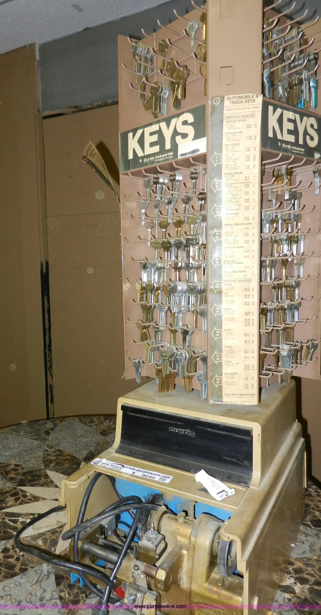 Curtis key cutting machine with keys in Topeka, KS | Item X9045 sold ...