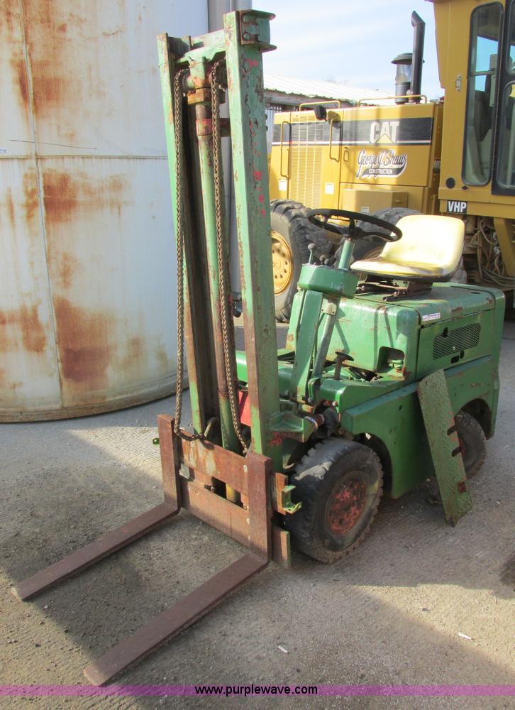 Clark Y20 fork lift in Kansas City, MO | Item Y9546 sold | Purple Wave