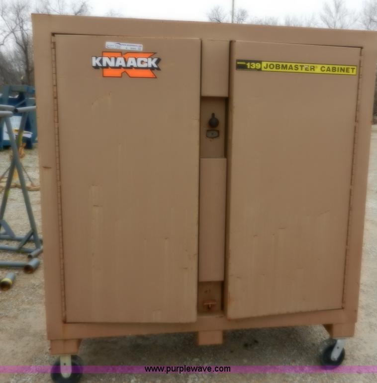Knaack 139 utility box in Parsons, KS | Item X9085 sold | Purple Wave