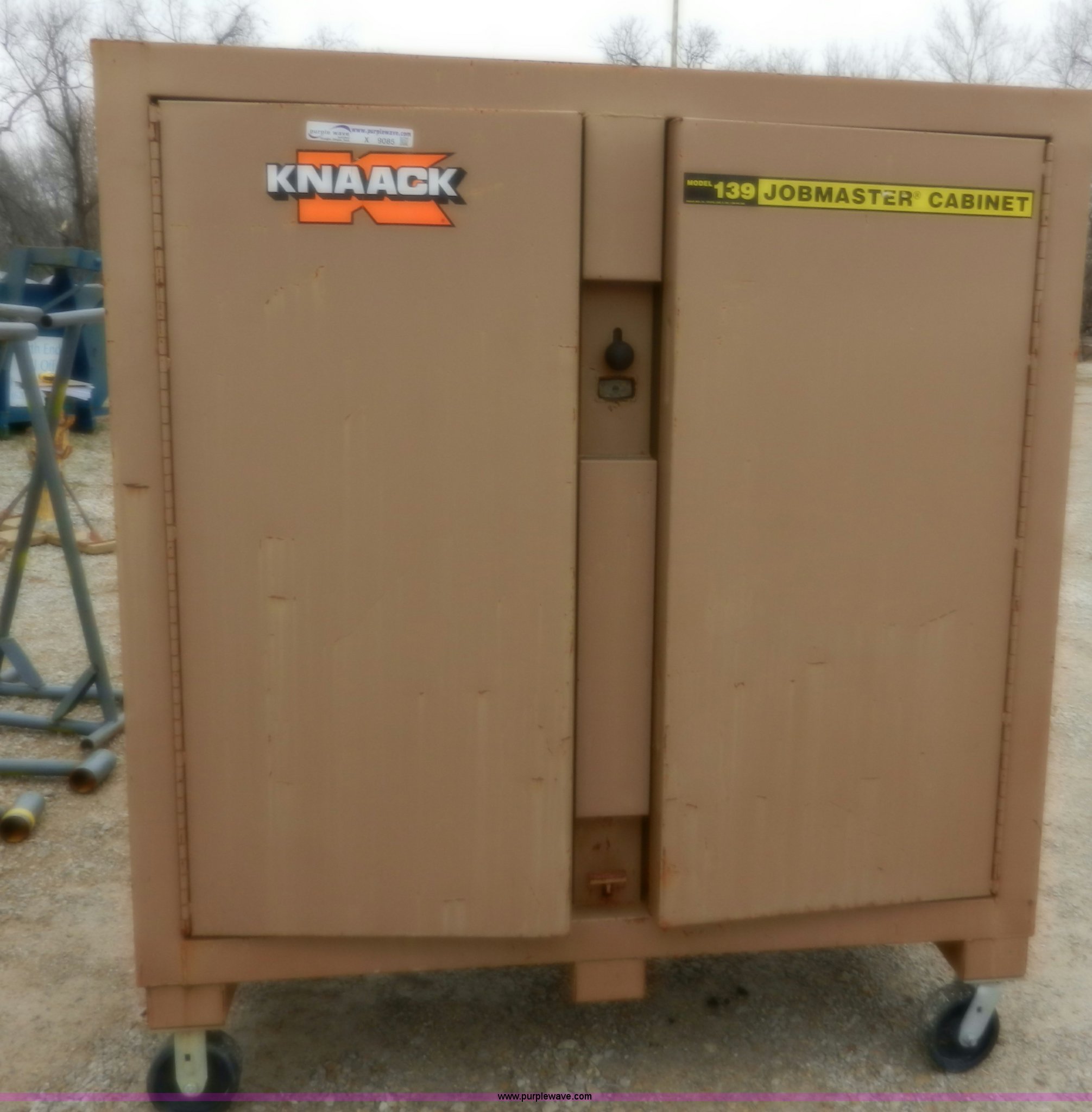 Knaack 139 utility box in Parsons, KS | Item X9085 sold | Purple Wave