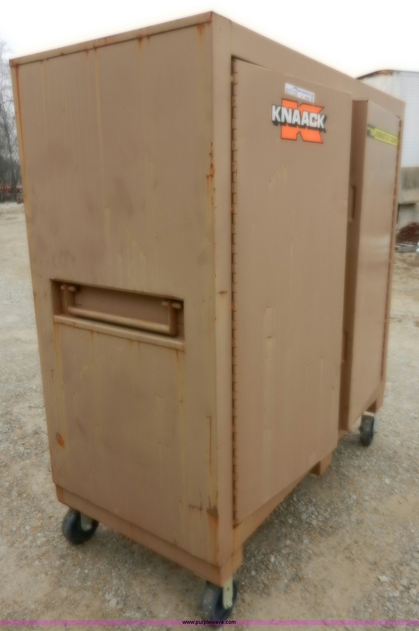 Knaack 139 utility box in Parsons, KS | Item X9085 sold | Purple Wave