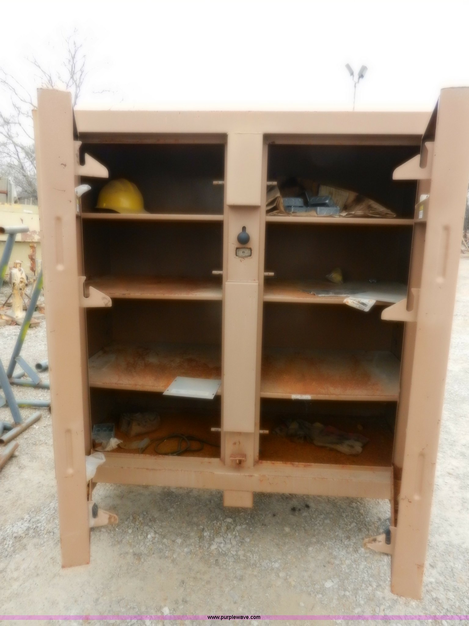 Knaack 139 utility box in Parsons, KS | Item X9085 sold | Purple Wave