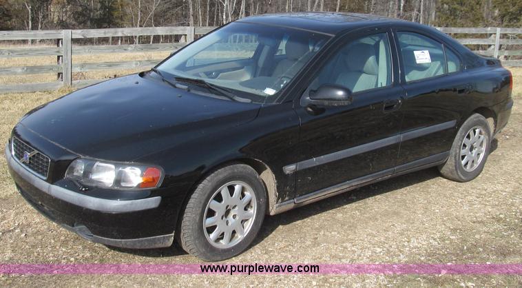 2001 Volvo S60 in Fulton, MO | Item E3784 sold | Purple Wave