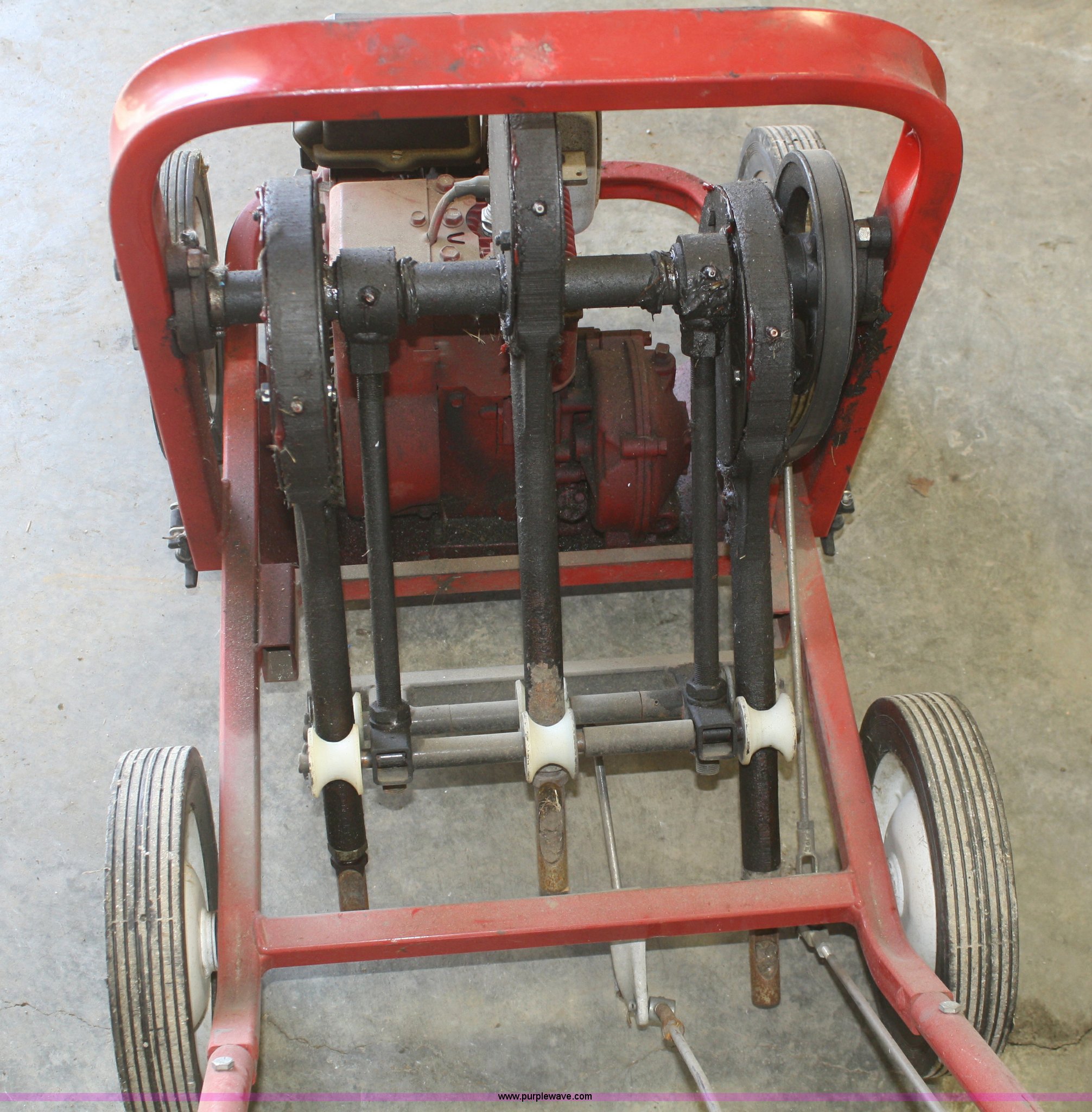 Plugr aerator in Paola, KS | Item P9973 sold | Purple Wave