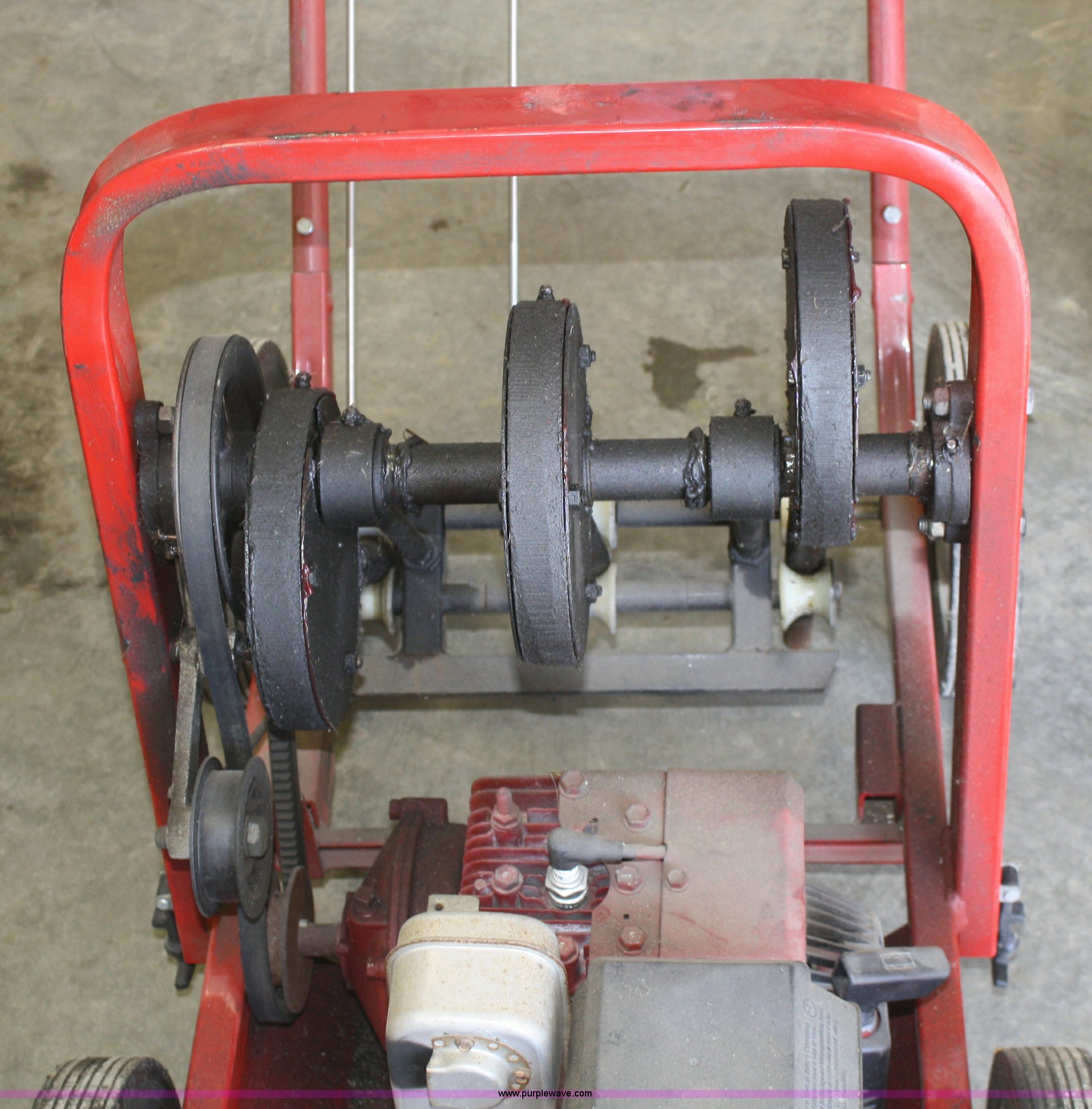 Plugr aerator in Paola, KS | Item P9973 sold | Purple Wave