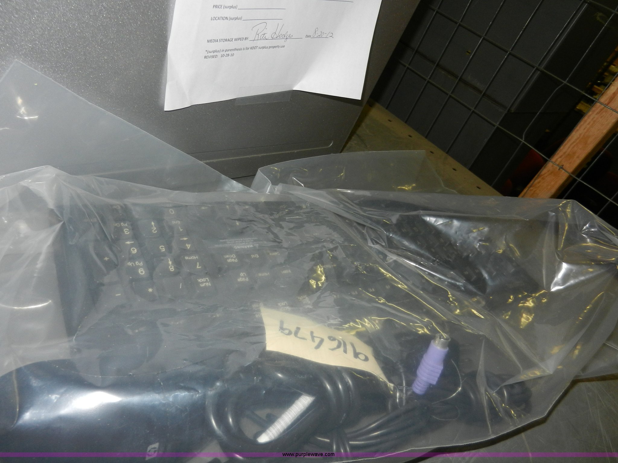 HP L1925 19" flat screen monitor in Topeka, KS | Item X9720 sold ...