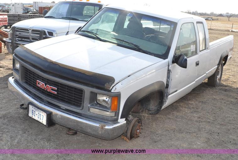 1997 GMC Sierra 2500 Ext. Cab pickup truck in Chadron, NE | Item C3419 ...