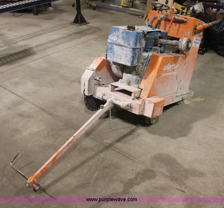 Norton Clipper concrete saw in Hesston, KS | Item V9028 sold | Purple Wave