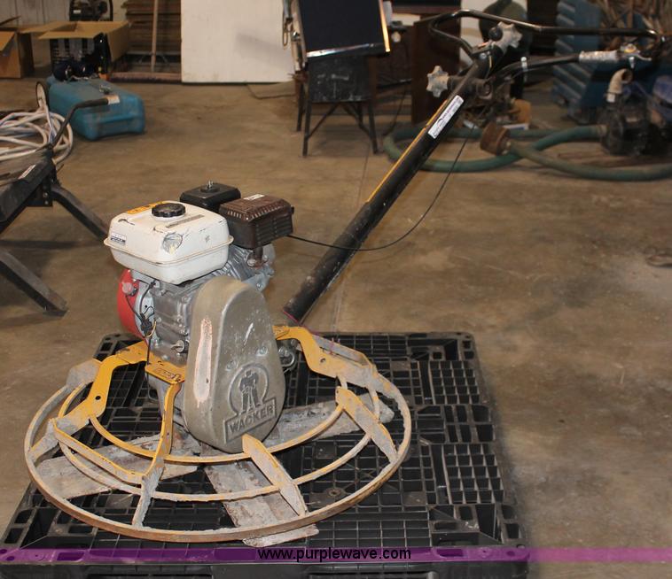 Wacker 36" power trowel in Hesston, KS | Item V9032 sold | Purple Wave