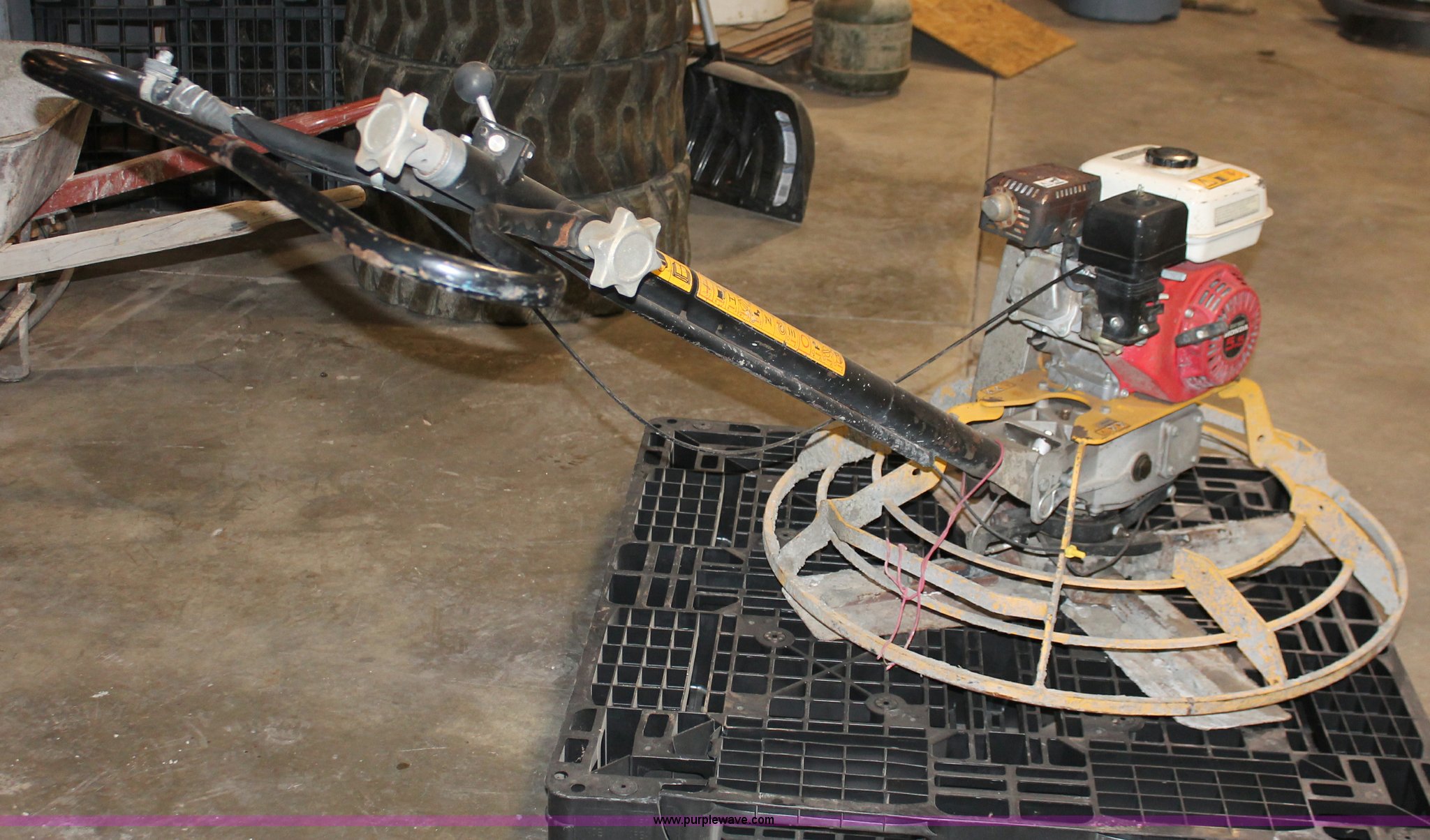 Wacker 36" power trowel in Hesston, KS | Item V9032 sold | Purple Wave