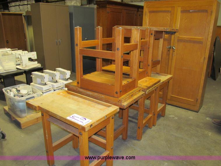 (7) student work benches in Des Moines, IA | Item D7223 sold | Purple Wave