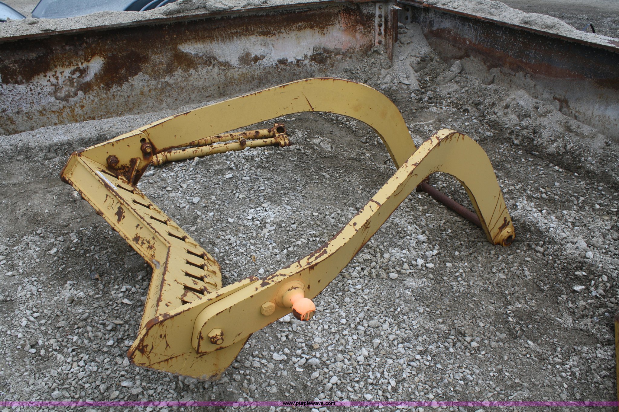 Mid mount scarifier in Lawrence, KS | Item V9643 sold | Purple Wave