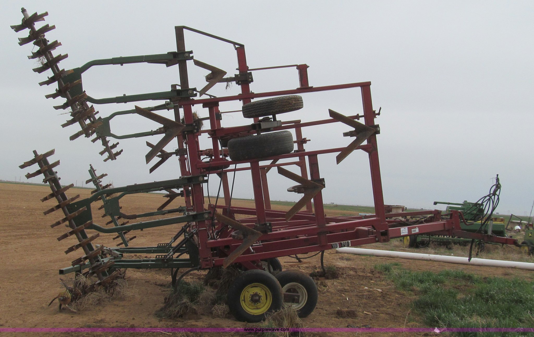 Case IH 5700 chisel plow in Bushland, TX | Item G5671 sold | Purple Wave