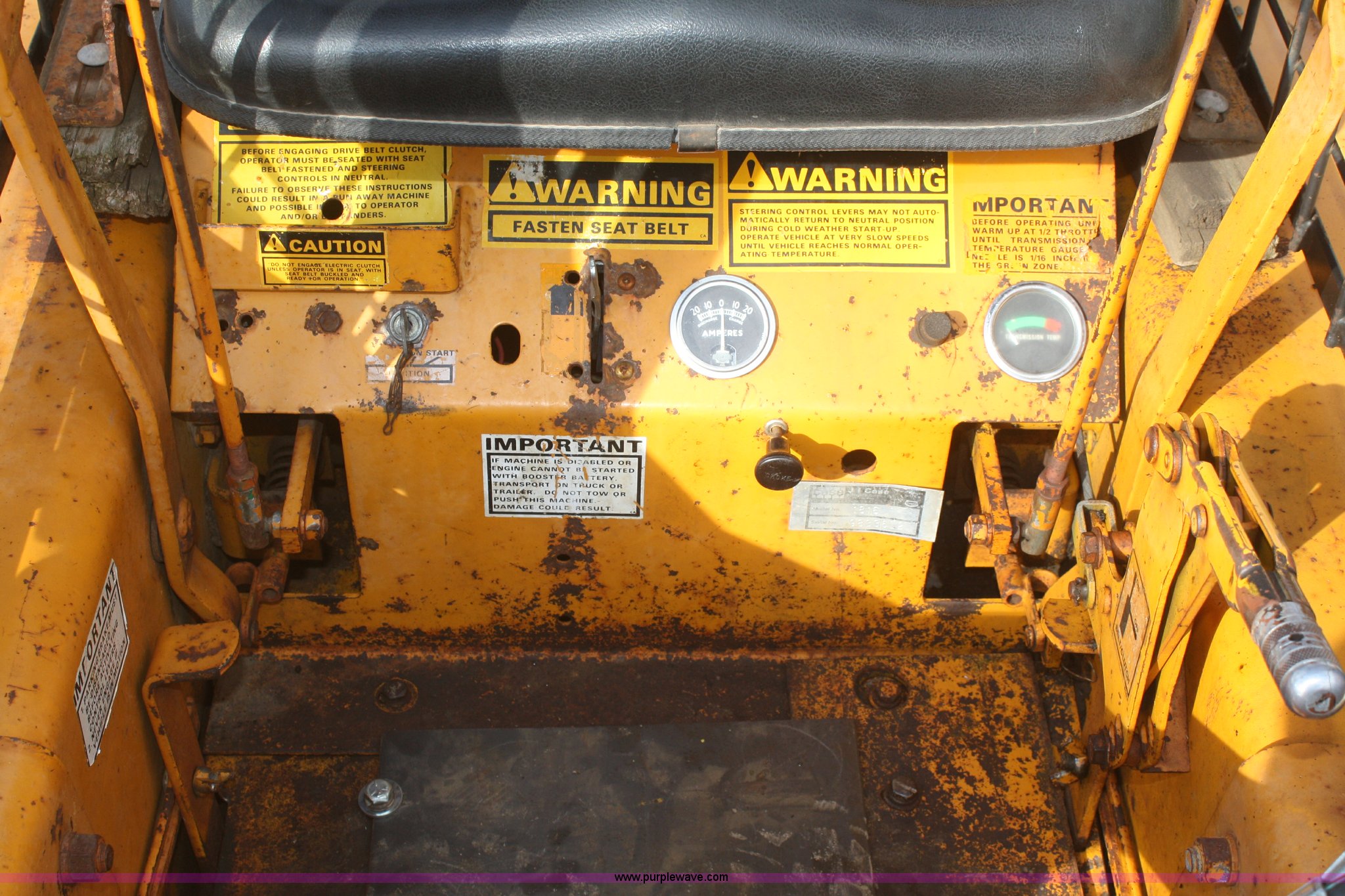 1976 Case 1816 skid steer in Lawrence, KS | Item F2556 sold | Purple Wave