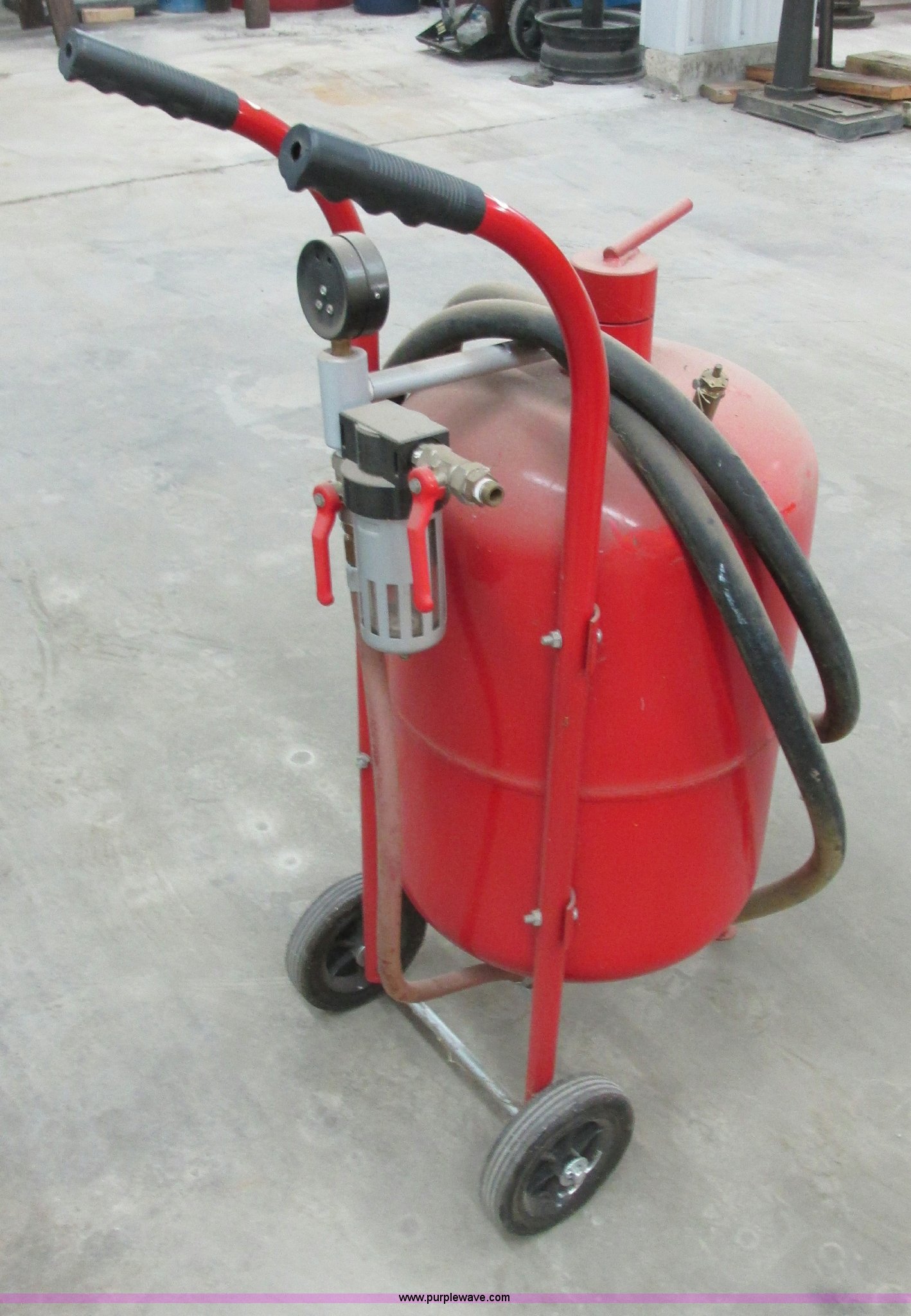 Clarke 10 gallon sand blaster in Festus, MO | Item AB9429 sold | Purple ...