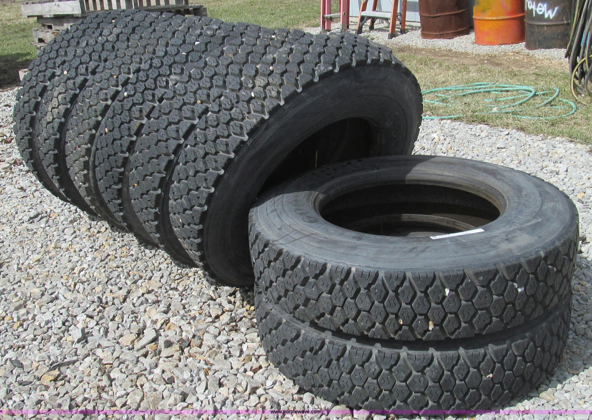 (8) Goodyear G159 uni-steel radial truck tires in California, MO | Item ...