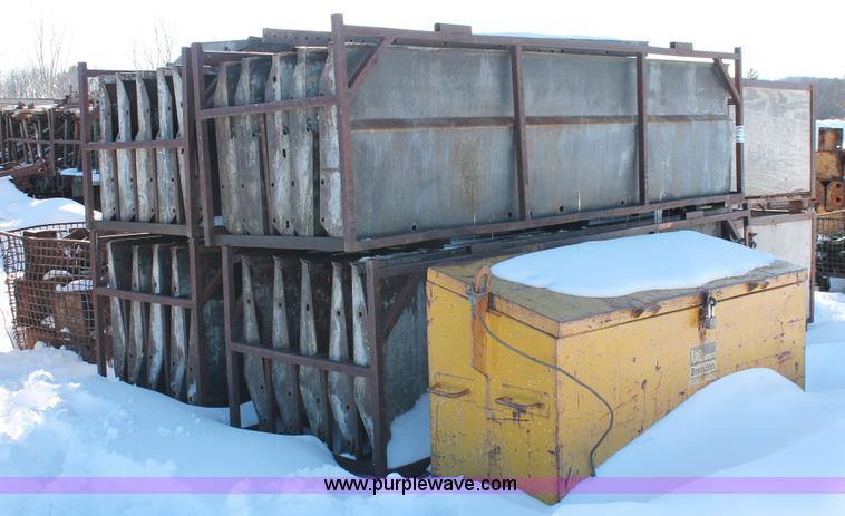 (20) Parapet forms in Neillsville, WI | Item G2839 sold | Purple Wave