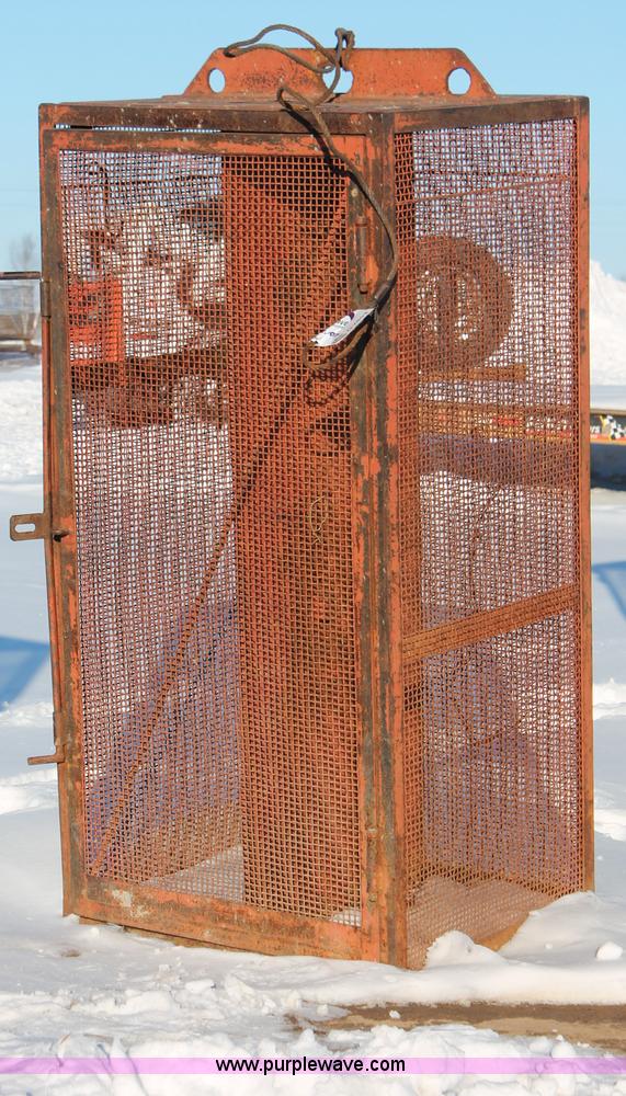 Steel crane torch cage in Neillsville, WI | Item G2853 sold | Purple Wave