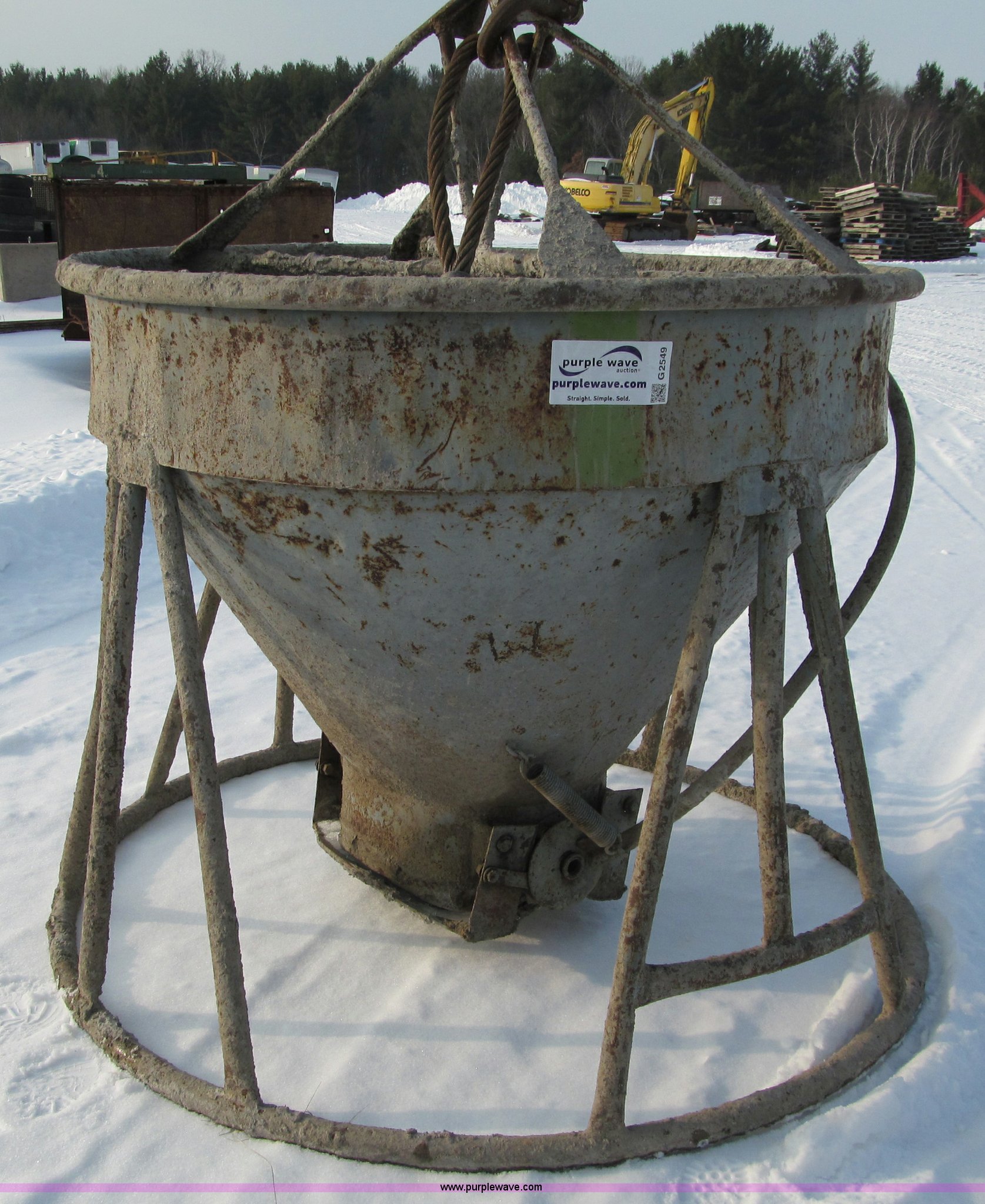 Concrete dump bucket in Neillsville, WI | Item G2549 sold | Purple Wave