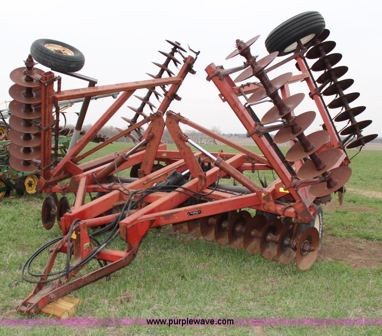 International 490 disk in Paxico, KS | Item G5338 sold | Purple Wave