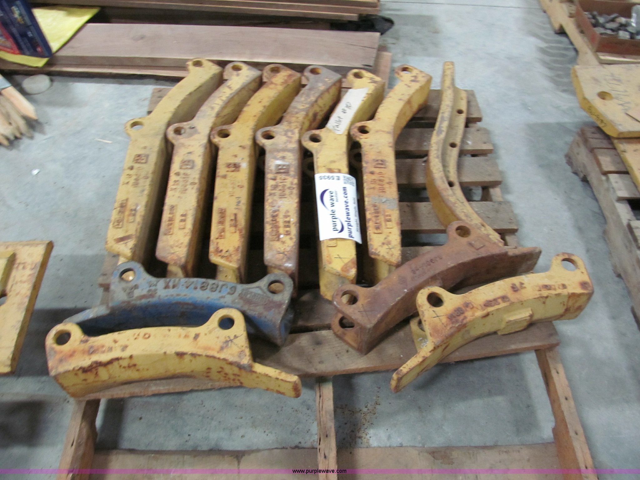Caterpillar ripper shank guards in Clinton, MO | Item E5935 sold ...