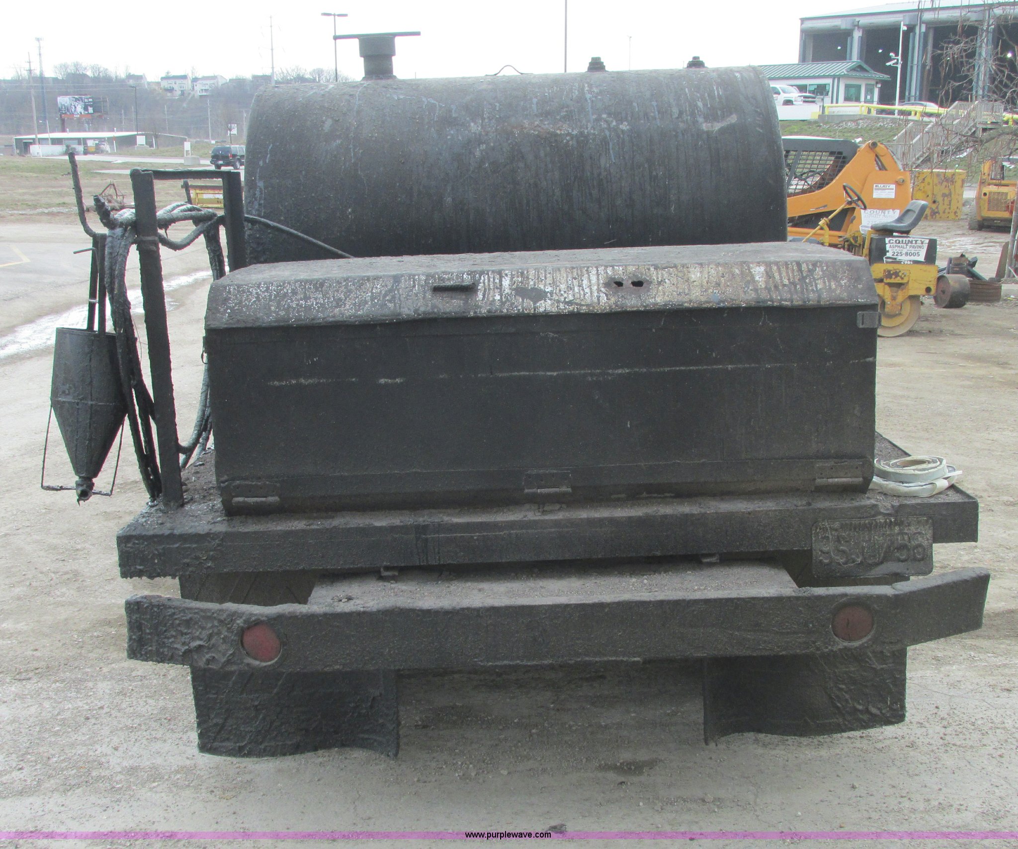 1979 Ford F350 tack oil distributor truck in Valley Park, MO | Item ...