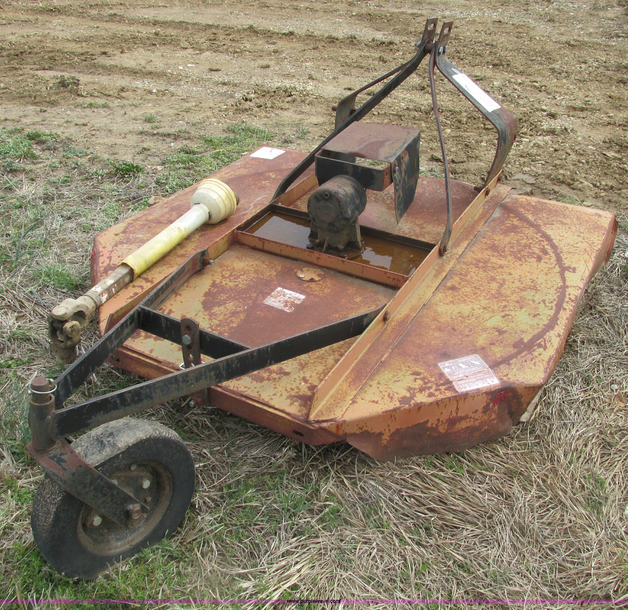 Howse 500 rotary mower in Highlandville, MO | Item F4431 sold | Purple Wave