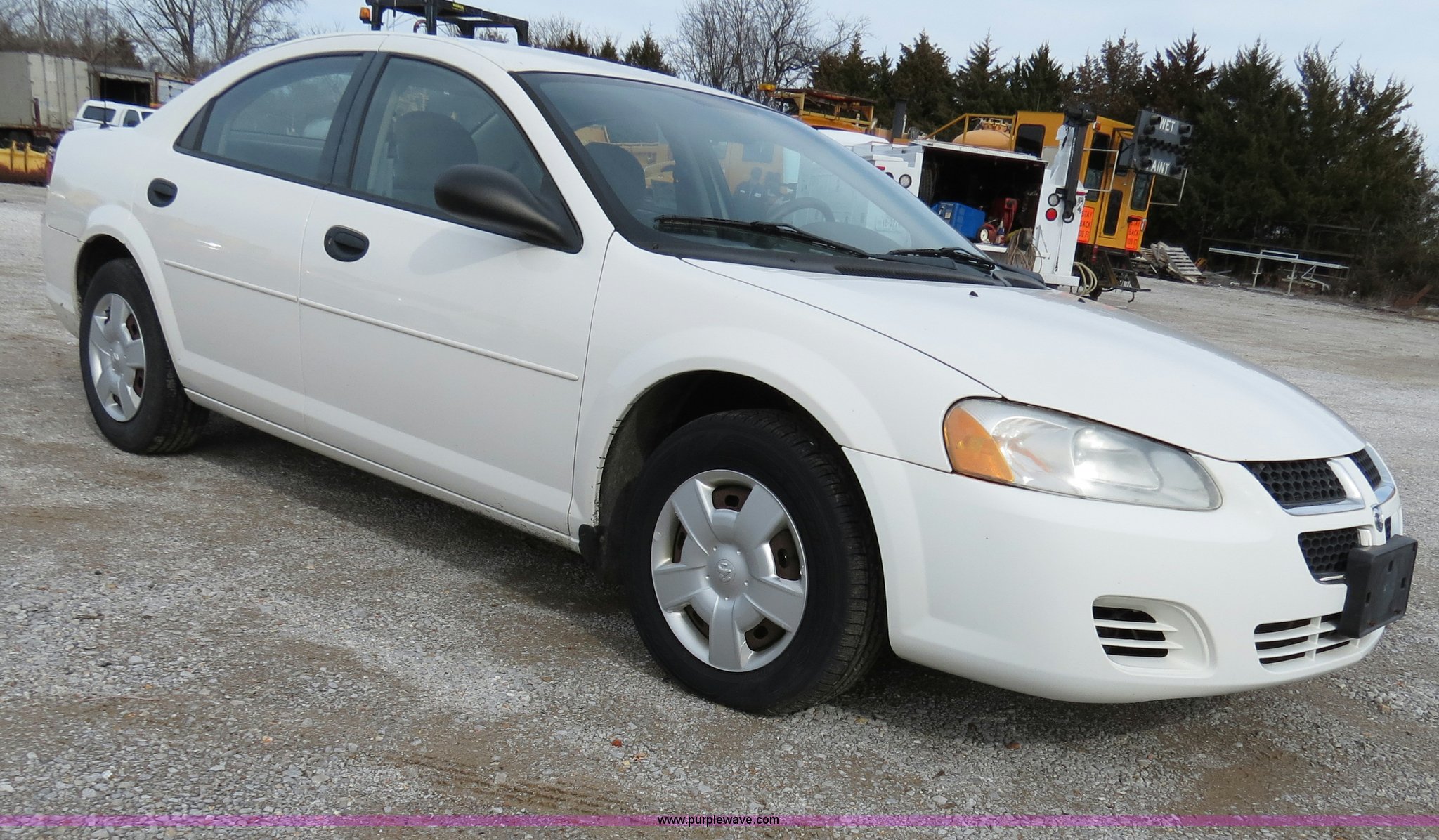 2004 Dodge Stratus SE in Joplin, MO | Item B4622 sold | Purple Wave