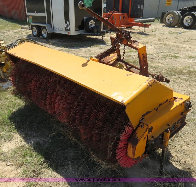 ODB RMB507 three point broom in Rainbow, TX | Item S9559 sold | Purple Wave
