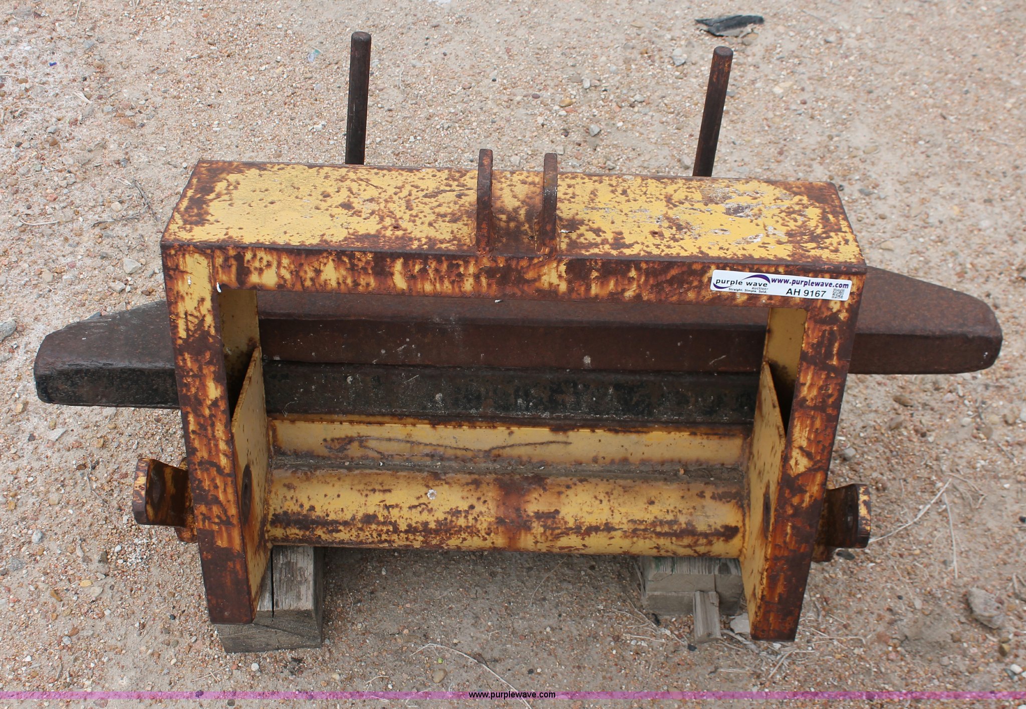 Three point counter weight bed in Hutchinson, KS | Item AH9167 sold ...