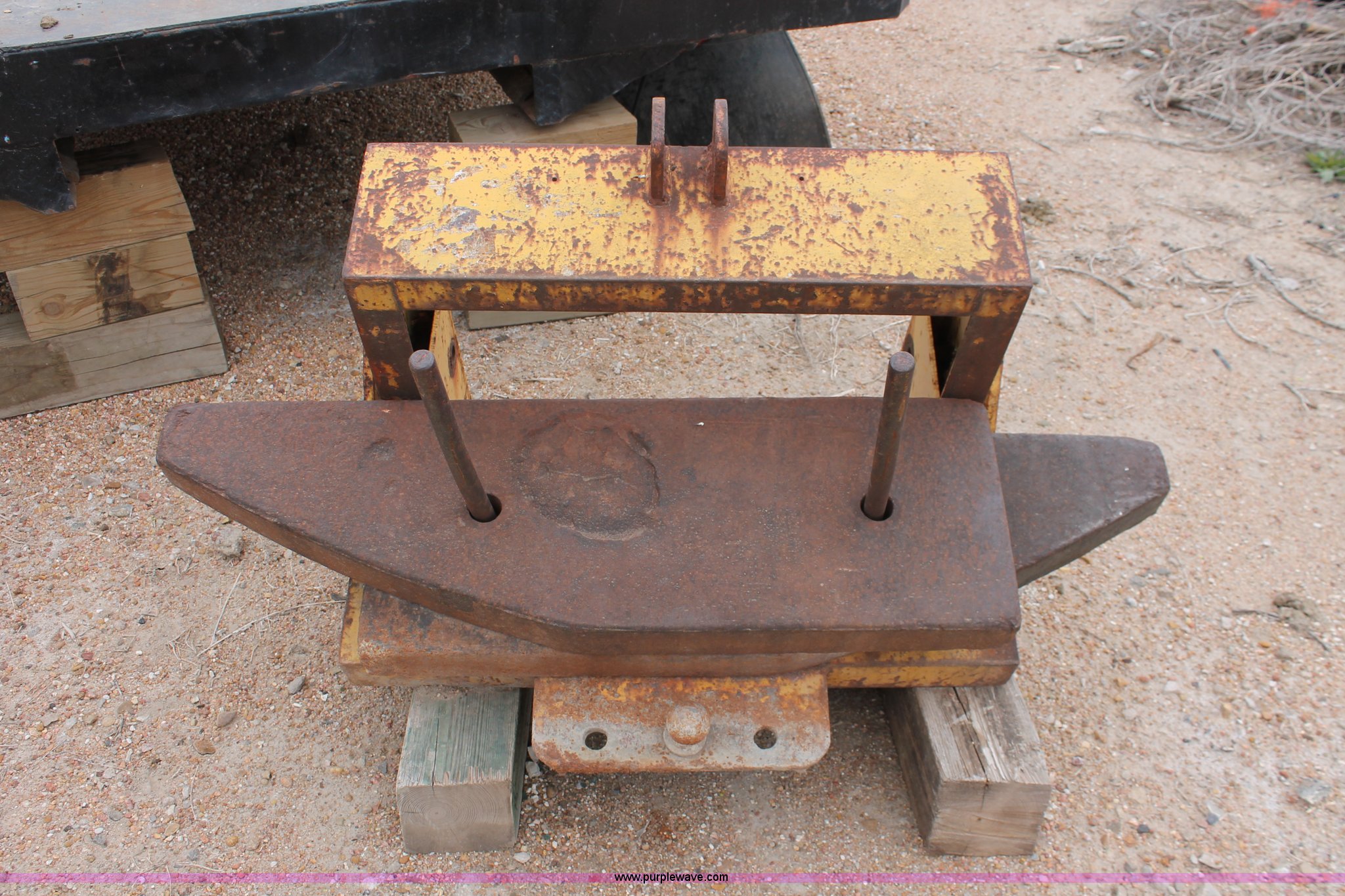 Three point counter weight bed in Hutchinson, KS | Item AH9167 sold ...