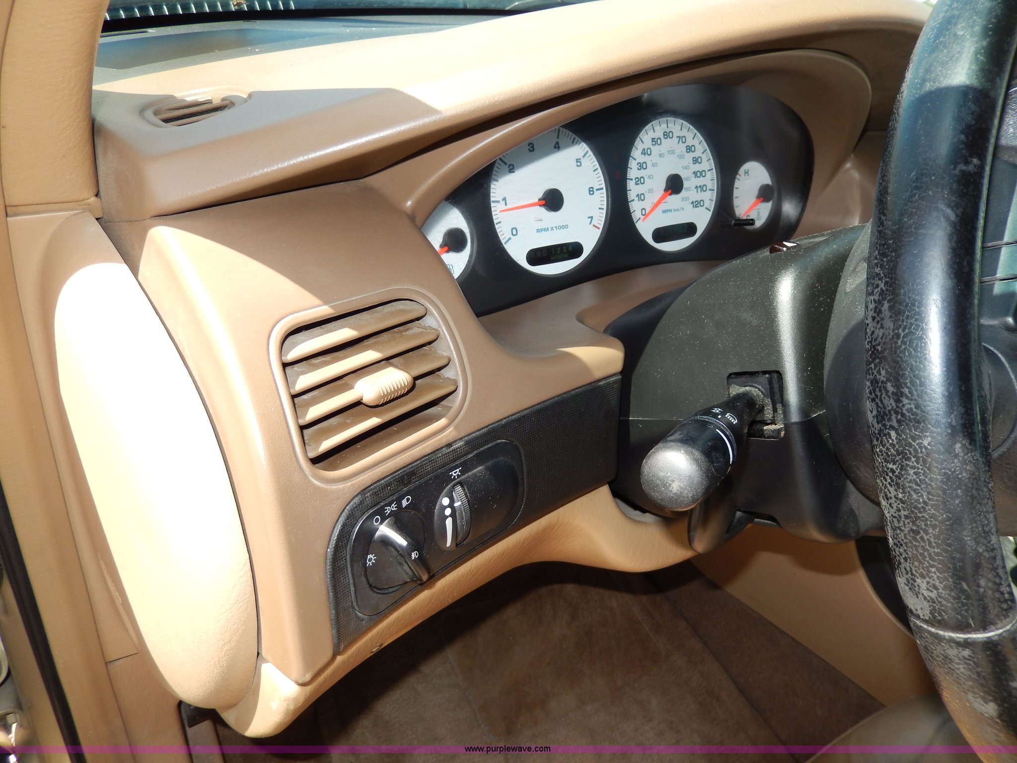 2000 Dodge Intrepid ES in Manhattan, KS | Item D8042 sold | Purple Wave