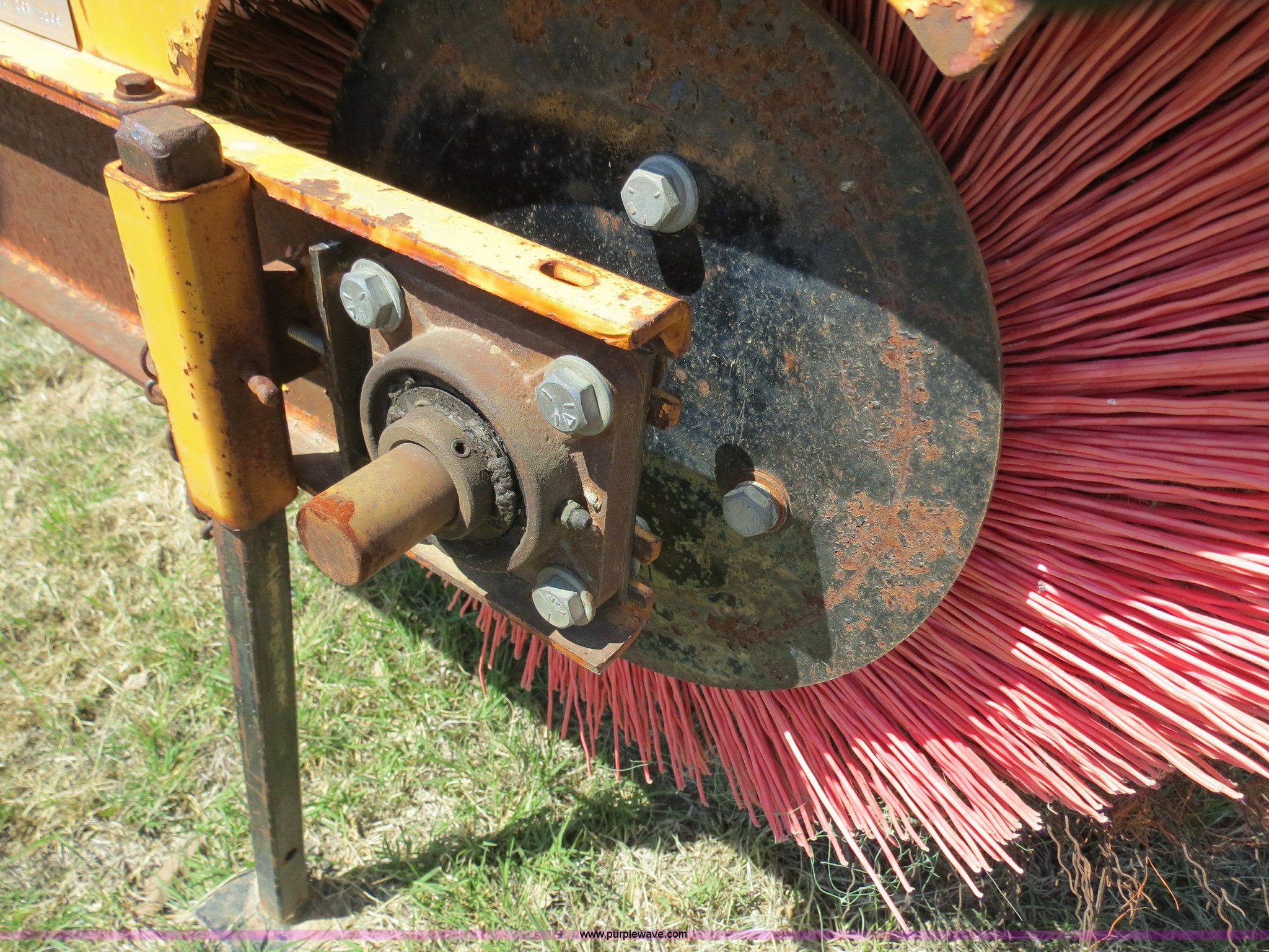 ODB RMB507 three point broom in Rainbow, TX | Item S9559 sold | Purple Wave