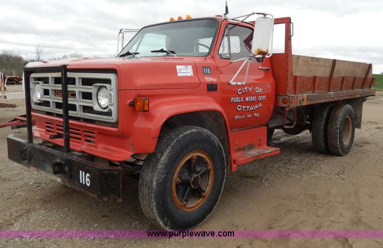 1981 GMC TopKick dump truck in Ottawa, KS | Item D8040 sold | Purple Wave