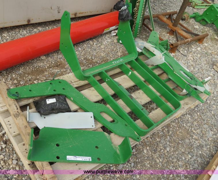 John Deere tractor hood guards in Alva, OK | Item S9648 sold | Purple Wave
