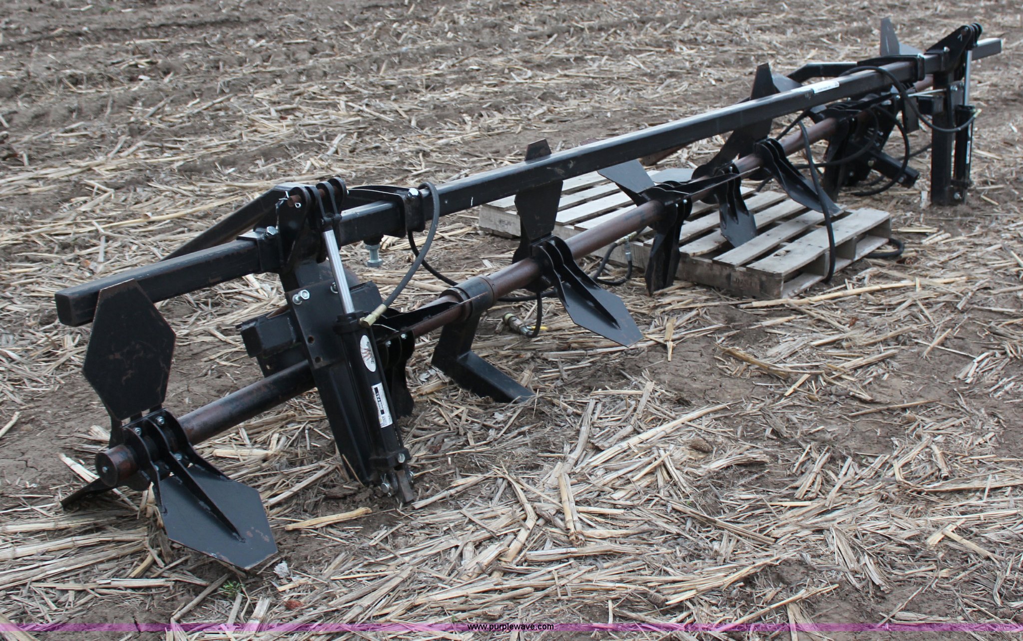 Hawkins eight row corn reel in Topeka, KS | Item G5043 sold | Purple Wave