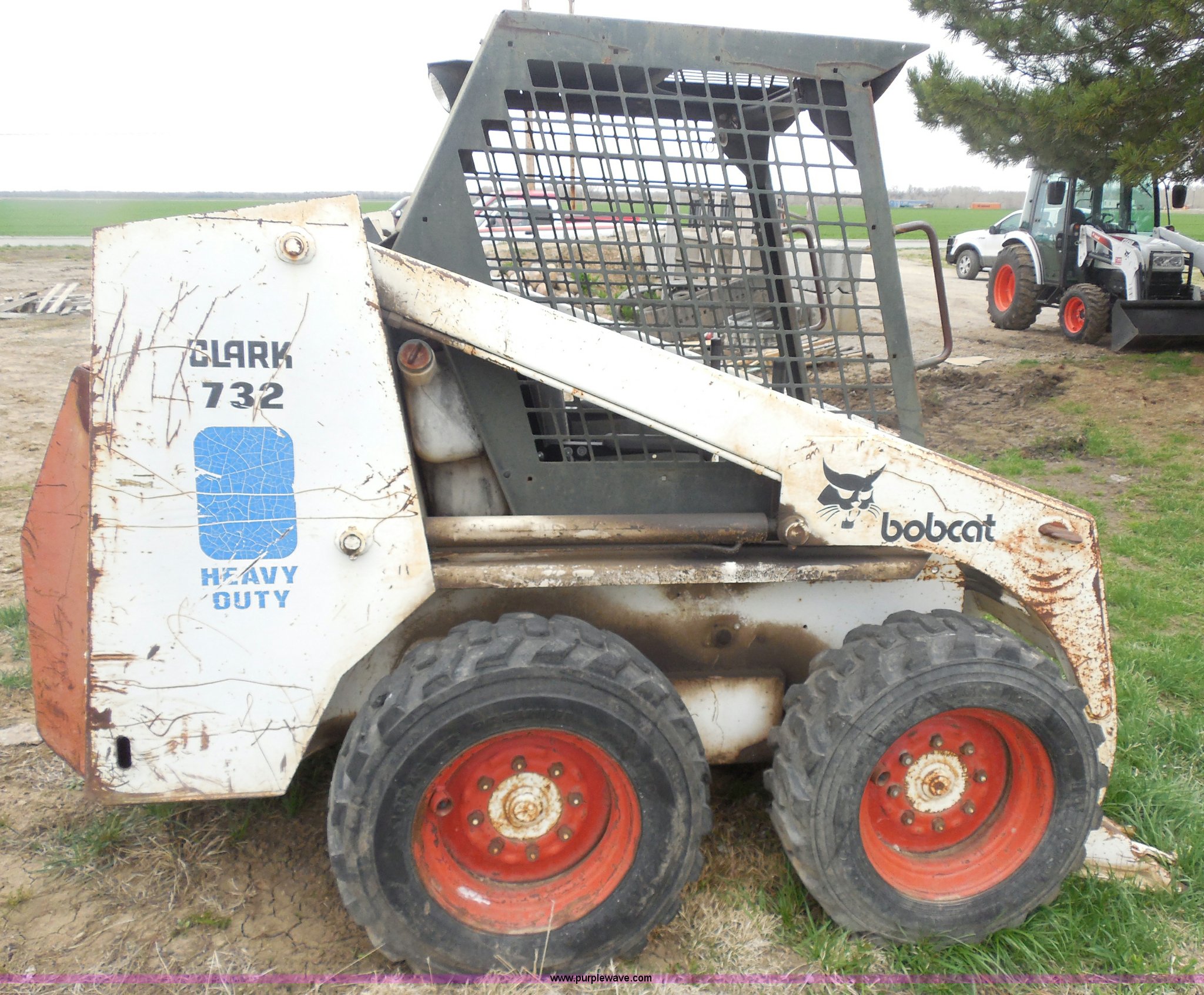 1980 Bobcat 732 skid steer in Salina, KS | Item AD9483 sold | Purple Wave