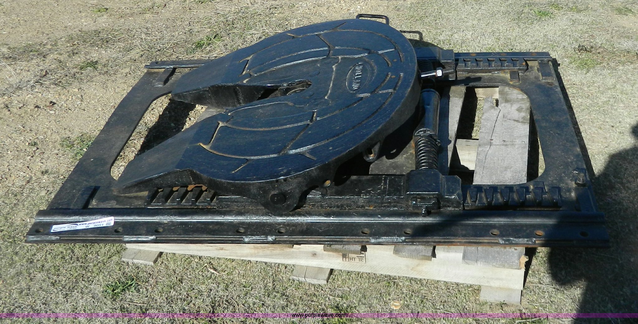 Holland sliding fifth wheel in Russell, KS | Item W9051 sold | Purple Wave