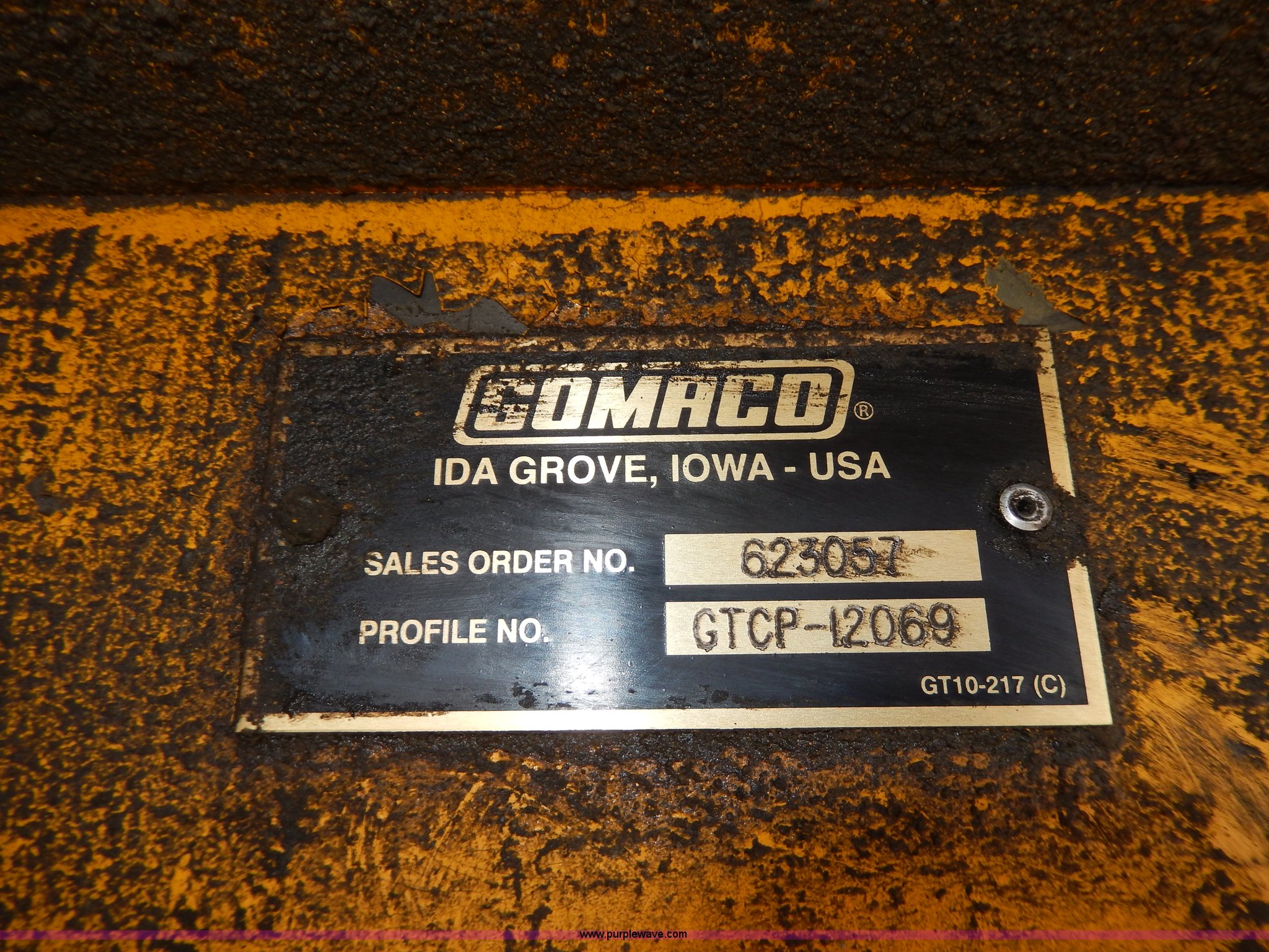 Gomaco Jersey barrier mold in Topeka, KS | Item AJ9989 sold | Purple Wave