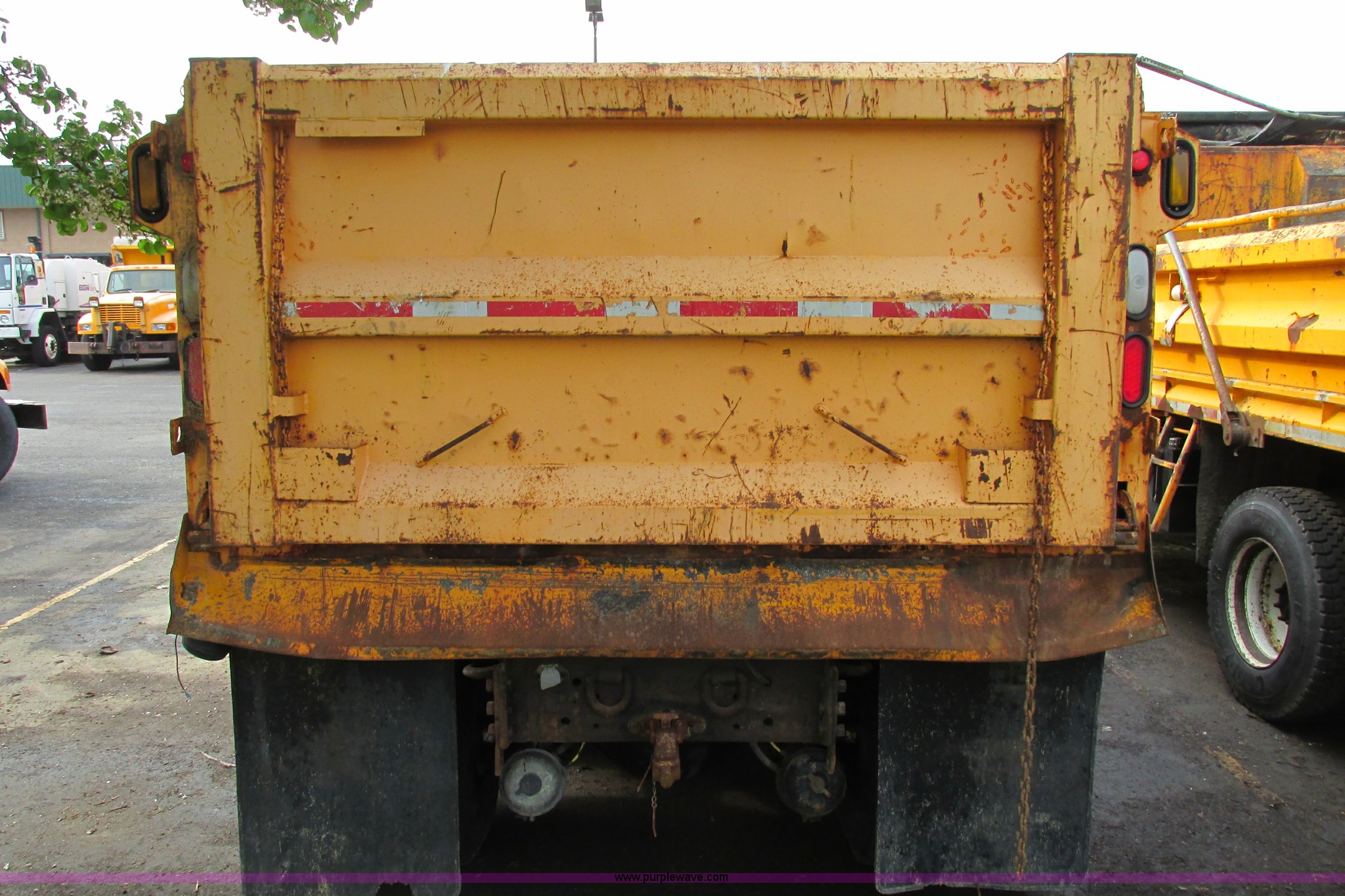 1998 International Navistar 4900 dump truck in Sikeston, MO | Item ...