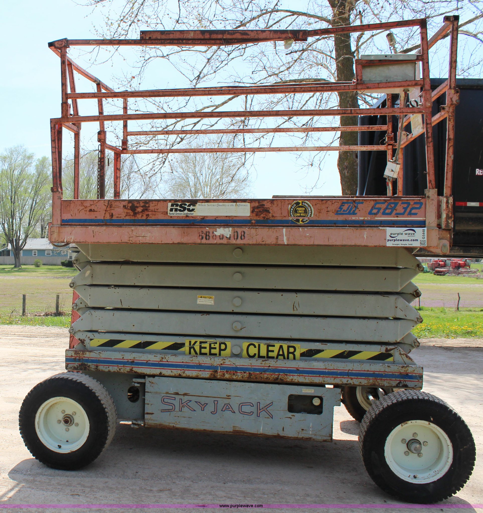 1994 Skyjack SJII 6832 scissor lift in Lawrence, KS | Item G5448 sold ...