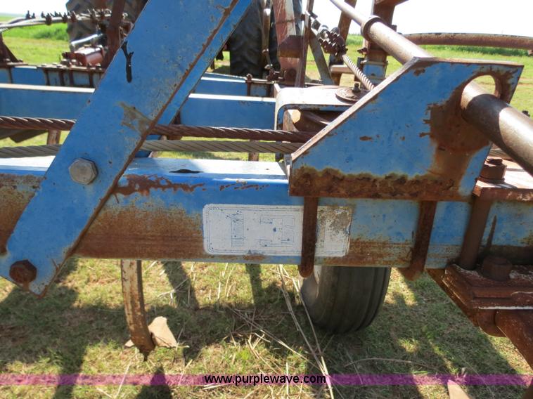Ford 131 22' chisel plow in Loyal, OK | Item B4759 sold | Purple Wave