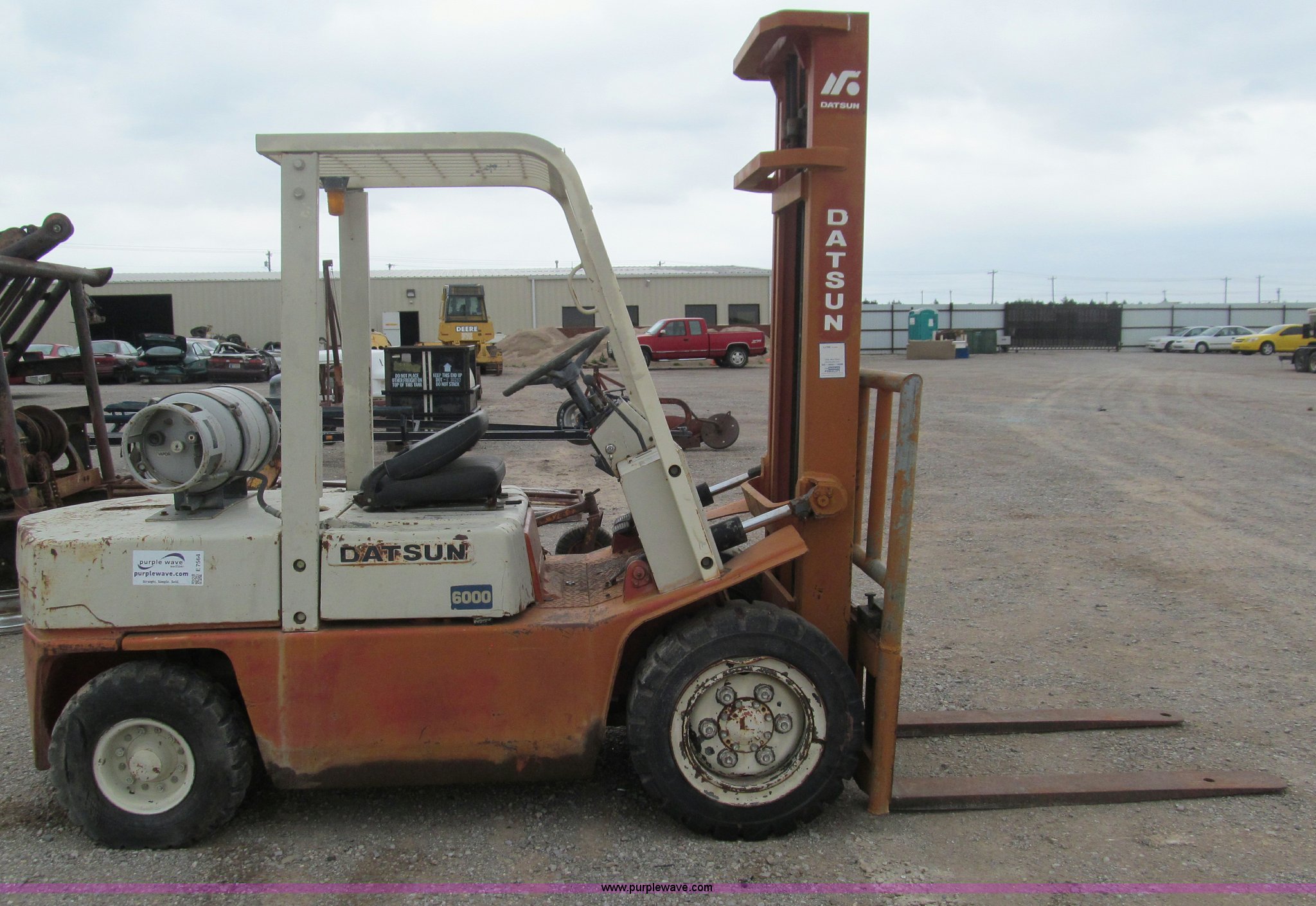 Datsun 6000 forklift in Norman, OK | Item E7564 sold | Purple Wave
